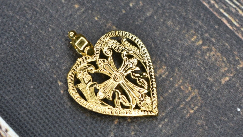 Thali Bottu Pusthalu Mangalsutra - Traditional South Indian Wedding ...