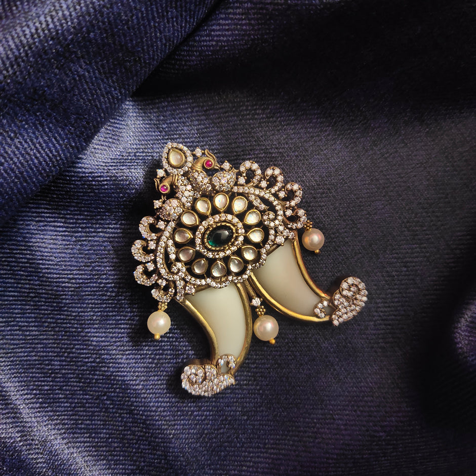 Puligoru Lockets for Men - Gold Plated Traditional Pendants - Asp ...